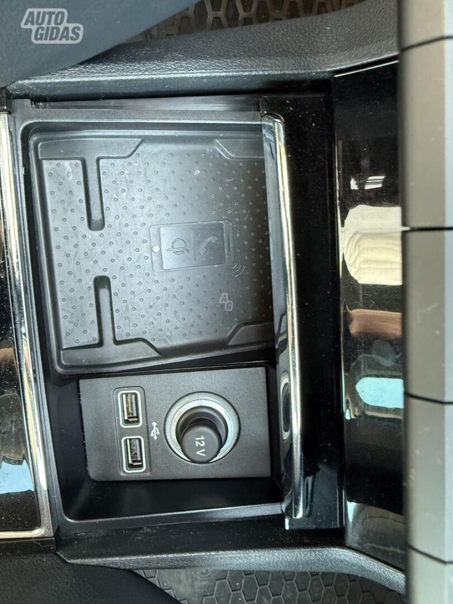 Grey Skoda Karoq 2018 in Vilnius, with an engine capacity of 1.60 L and mileage of 276 thousand km for 12500 €, photo 27 on AUTOMOTO.COM.LV