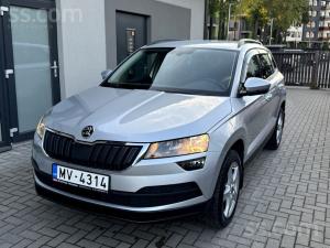 Pelēks Skoda Karoq 2018 Rīga, ar dzinēja tilpumu 1.00 L un nobraukumu 134 tūkst. km par 12700 €, foto  vietnē AUTOMOTO.COM.LV