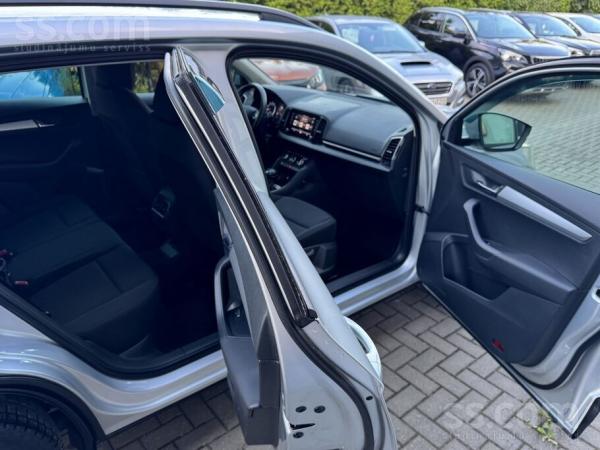 Grey Skoda Karoq 2018 in Riga, with an engine capacity of 1.00 L and mileage of 134 thousand km for 12700 €, photo 10 on AUTOMOTO.COM.LV
