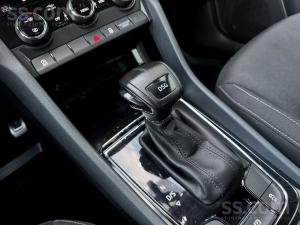 Pelēks Skoda Karoq 2018 Rīga, ar dzinēja tilpumu 1.00 L un nobraukumu 134 tūkst. km par 12700 €, foto 24 vietnē AUTOMOTO.COM.LV
