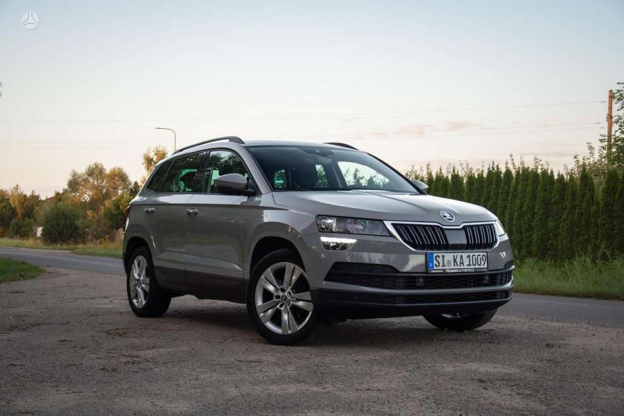 Grey Skoda Karoq 2018 in Elektrenai, with an engine capacity of 1.97 L and mileage of 236 thousand km for 14350 €, photo 1 on AUTOMOTO.COM.LV