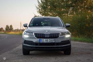 Grey Skoda Karoq 2018 in Elektrenai, with an engine capacity of 1.97 L and mileage of 236 thousand km for 14350 €, photo 3 on AUTOMOTO.COM.LV
