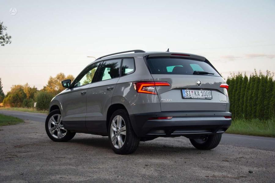 Grey Skoda Karoq 2018 in Elektrenai, with an engine capacity of 1.97 L and mileage of 236 thousand km for 14350 €, photo 6 on AUTOMOTO.COM.LV