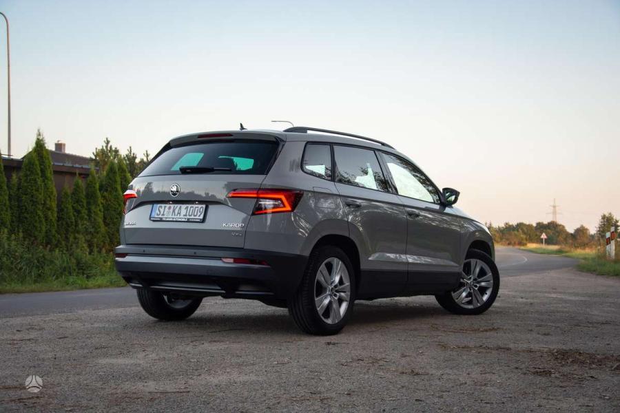 Grey Skoda Karoq 2018 in Elektrenai, with an engine capacity of 1.97 L and mileage of 236 thousand km for 14350 €, photo 9 on AUTOMOTO.COM.LV