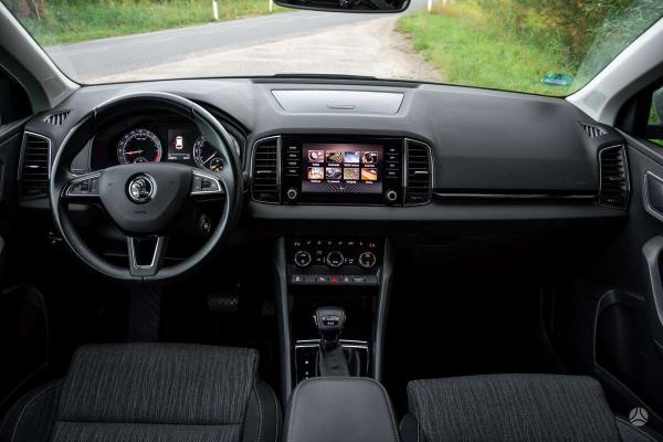 Grey Skoda Karoq 2018 in Elektrenai, with an engine capacity of 1.97 L and mileage of 236 thousand km for 14350 €, photo 10 on AUTOMOTO.COM.LV