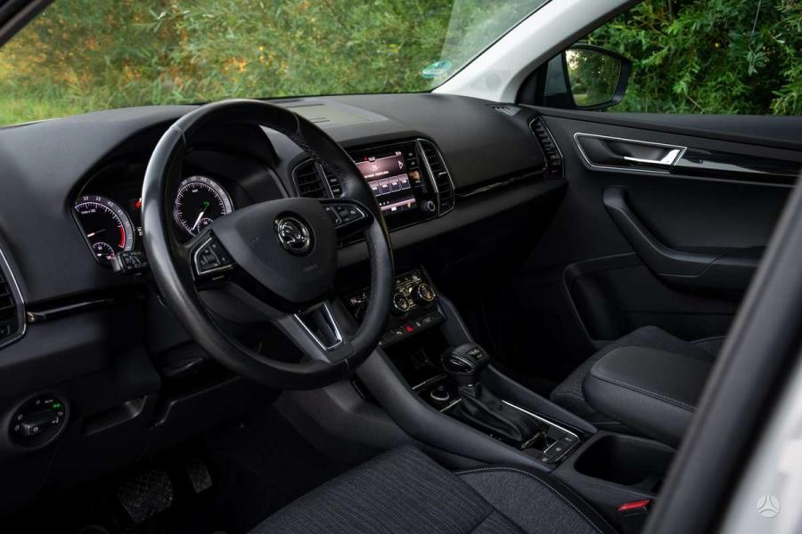 Grey Skoda Karoq 2018 in Elektrenai, with an engine capacity of 1.97 L and mileage of 236 thousand km for 14350 €, photo 11 on AUTOMOTO.COM.LV
