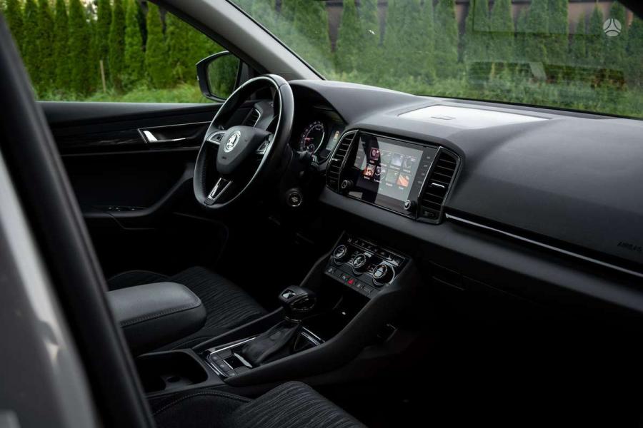Grey Skoda Karoq 2018 in Elektrenai, with an engine capacity of 1.97 L and mileage of 236 thousand km for 14350 €, photo 12 on AUTOMOTO.COM.LV