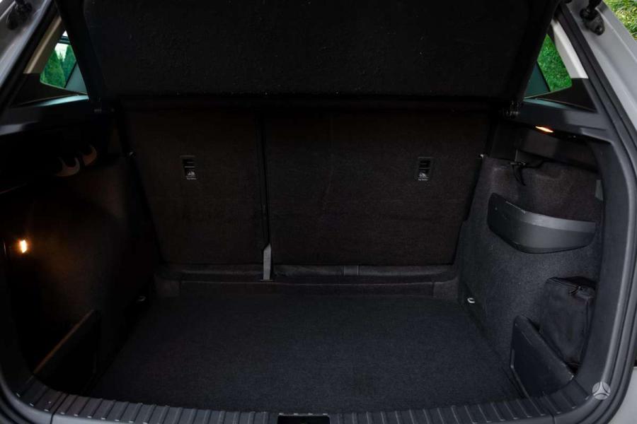 Grey Skoda Karoq 2018 in Elektrenai, with an engine capacity of 1.97 L and mileage of 236 thousand km for 14350 €, photo 17 on AUTOMOTO.COM.LV