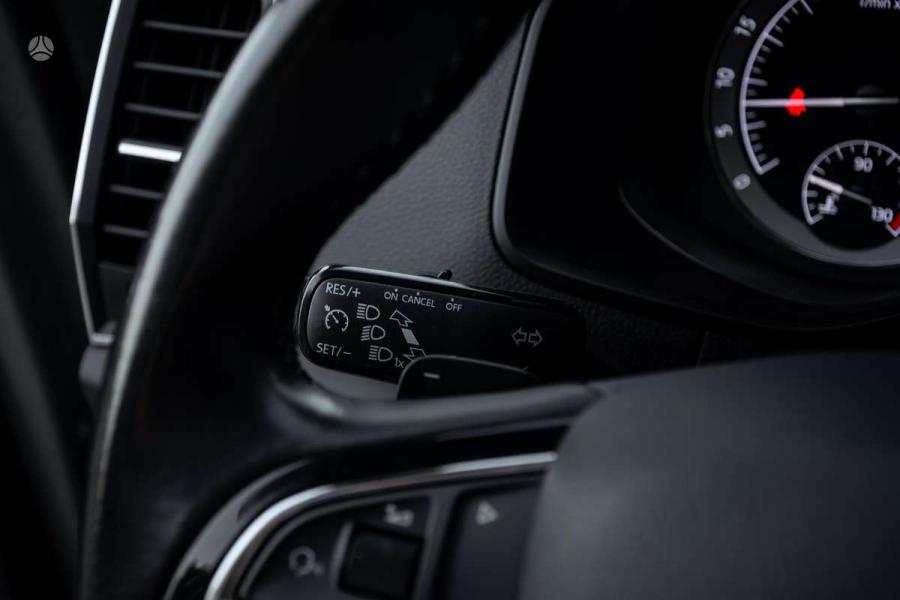 Grey Skoda Karoq 2018 in Elektrenai, with an engine capacity of 1.97 L and mileage of 236 thousand km for 14350 €, photo 24 on AUTOMOTO.COM.LV
