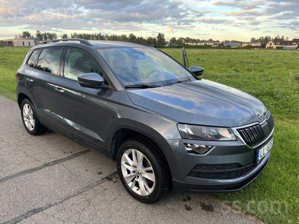 Grey Skoda Karoq 2018 in Riga, with an engine capacity of 1.00 L and mileage of 102 thousand km for 12100 €, photo 3 on AUTOMOTO.COM.LV