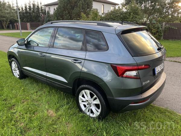 Grey Skoda Karoq 2018 in Riga, with an engine capacity of 1.00 L and mileage of 102 thousand km for 12100 €, photo 5 on AUTOMOTO.COM.LV