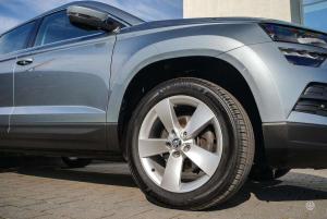 Grey Skoda Karoq 2018 in Marijampole, with an engine capacity of 1.50 L and mileage of 211 thousand km for 12950 €, photo 5 on AUTOMOTO.COM.LV