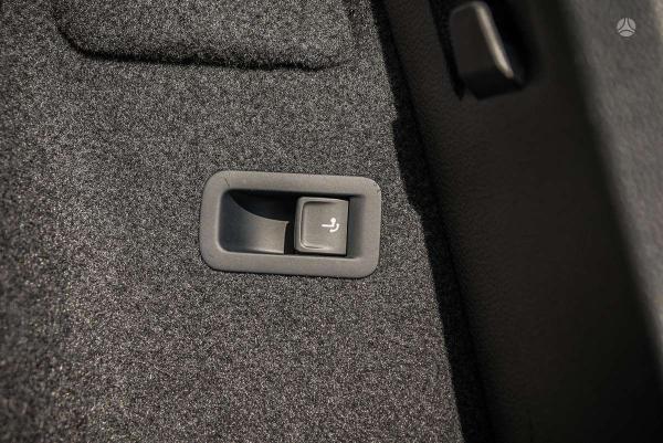 Grey Skoda Karoq 2018 in Marijampole, with an engine capacity of 1.50 L and mileage of 211 thousand km for 12950 €, photo 11 on AUTOMOTO.COM.LV