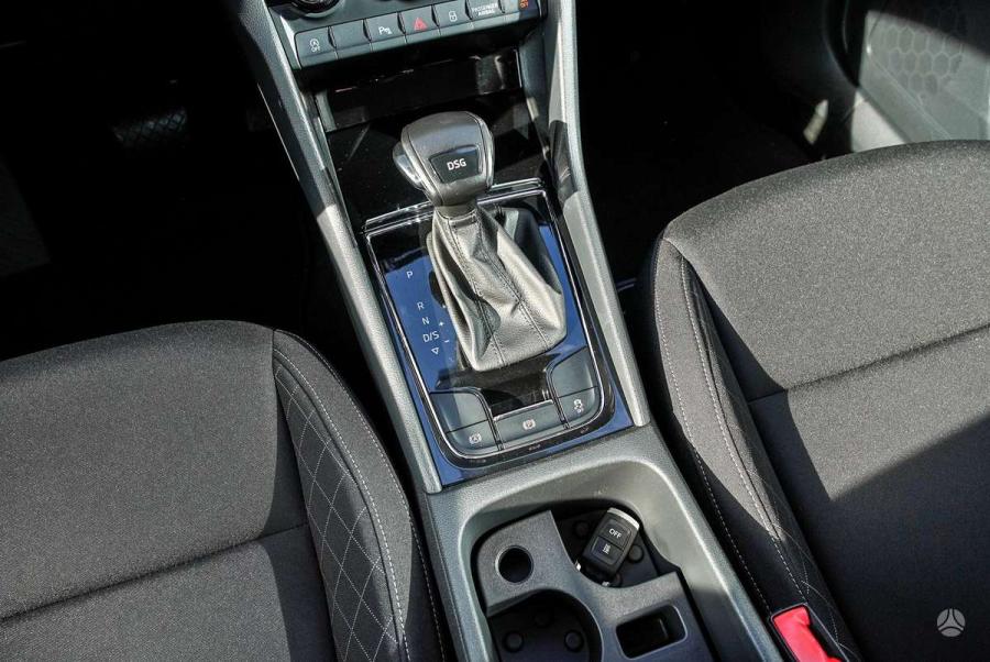 Grey Skoda Karoq 2018 in Marijampole, with an engine capacity of 1.50 L and mileage of 211 thousand km for 12950 €, photo 18 on AUTOMOTO.COM.LV