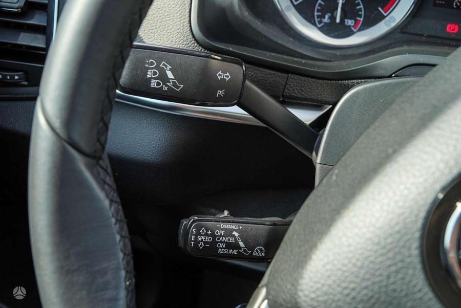 Grey Skoda Karoq 2018 in Marijampole, with an engine capacity of 1.50 L and mileage of 211 thousand km for 12950 €, photo 19 on AUTOMOTO.COM.LV