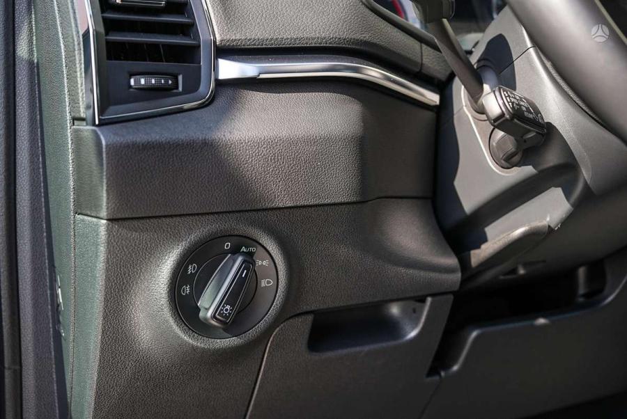 Grey Skoda Karoq 2018 in Marijampole, with an engine capacity of 1.50 L and mileage of 211 thousand km for 12950 €, photo 25 on AUTOMOTO.COM.LV