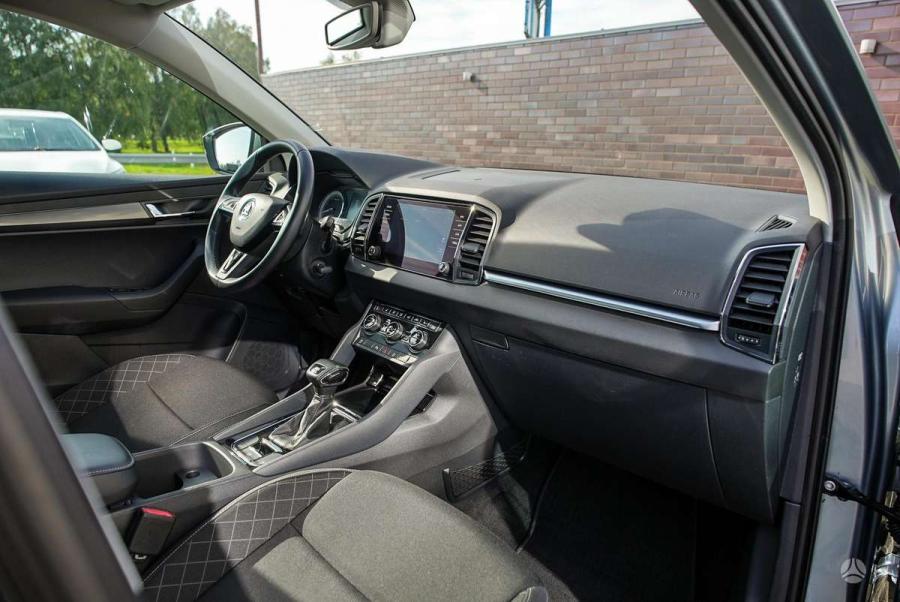 Grey Skoda Karoq 2018 in Marijampole, with an engine capacity of 1.50 L and mileage of 211 thousand km for 12950 €, photo 32 on AUTOMOTO.COM.LV