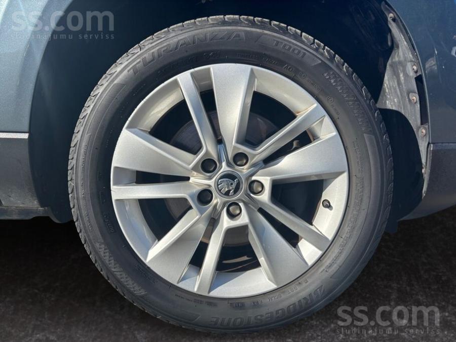 Pelēks Skoda Karoq 2018 Rīga, ar dzinēja tilpumu 1.00 L un nobraukumu 104 tūkst. km par 13180 €, foto 16 vietnē AUTOMOTO.COM.LV