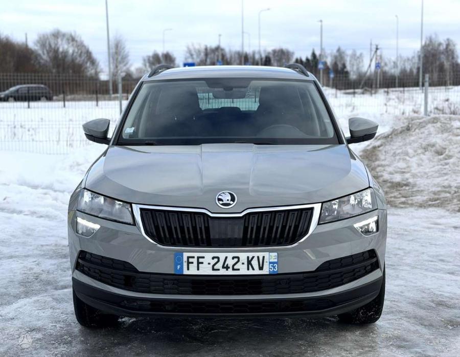 Grey Skoda Karoq 2019 in Taurage, with an engine capacity of 1.97 L and mileage of 170 thousand km for 13800 €, photo 3 on AUTOMOTO.COM.LV