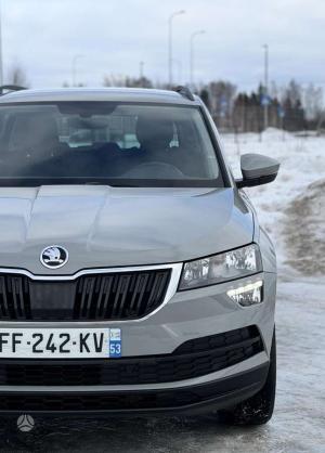 Grey Skoda Karoq 2019 in Taurage, with an engine capacity of 1.97 L and mileage of 170 thousand km for 13800 €, photo 4 on AUTOMOTO.COM.LV