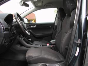 Pelēks Skoda Karoq 2019 Rīga, ar dzinēja tilpumu 2.00 L un nobraukumu 0 tūkst. km par 18950 €, foto 21 vietnē AUTOMOTO.COM.LV