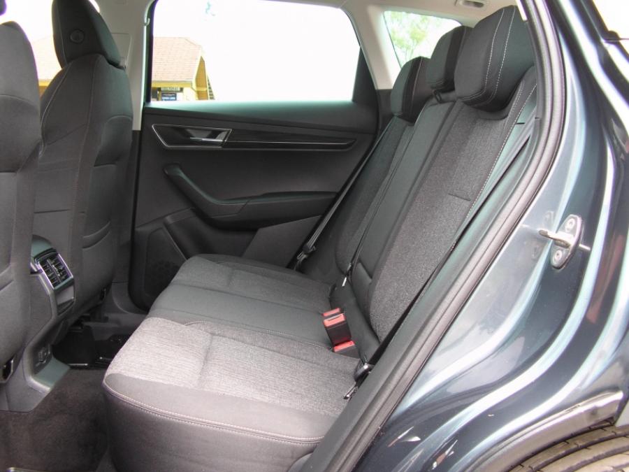 Pelēks Skoda Karoq 2019 Rīga, ar dzinēja tilpumu 2.00 L un nobraukumu 0 tūkst. km par 18950 €, foto 22 vietnē AUTOMOTO.COM.LV