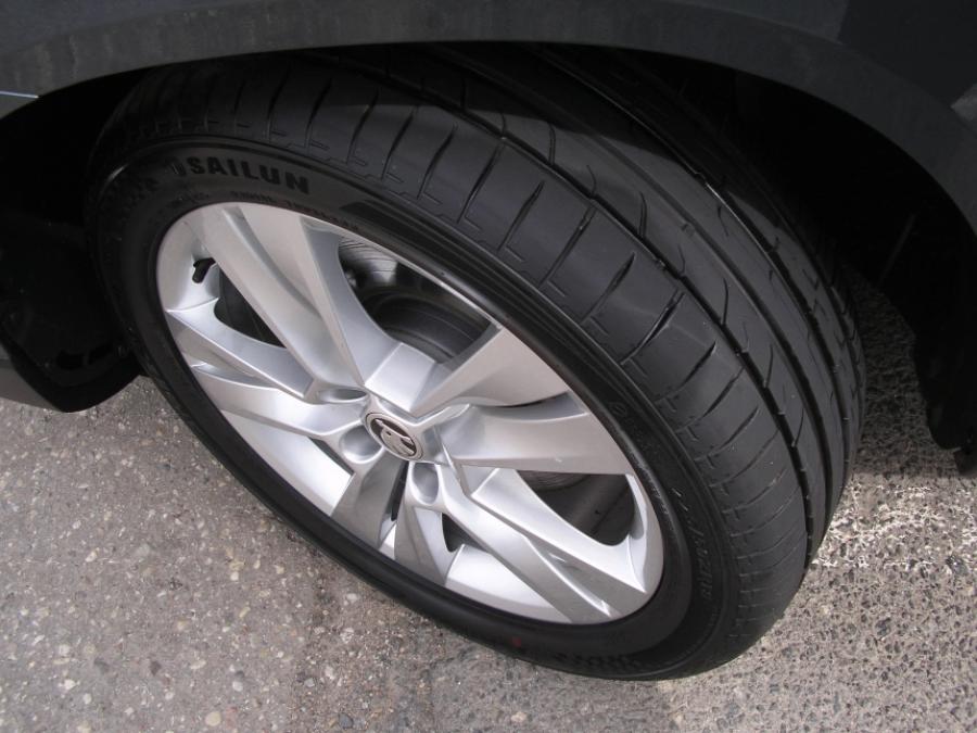 Pelēks Skoda Karoq 2019 Rīga, ar dzinēja tilpumu 2.00 L un nobraukumu 0 tūkst. km par 18950 €, foto 30 vietnē AUTOMOTO.COM.LV