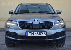 Grey Skoda Karoq 2019 in Talsi, with an engine capacity of 2.00 L and mileage of 83 thousand km for 17500 €, photo 4 on AUTOMOTO.COM.LV