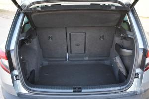 Grey Skoda Karoq 2019 in Talsi, with an engine capacity of 2.00 L and mileage of 83 thousand km for 17500 €, photo 10 on AUTOMOTO.COM.LV
