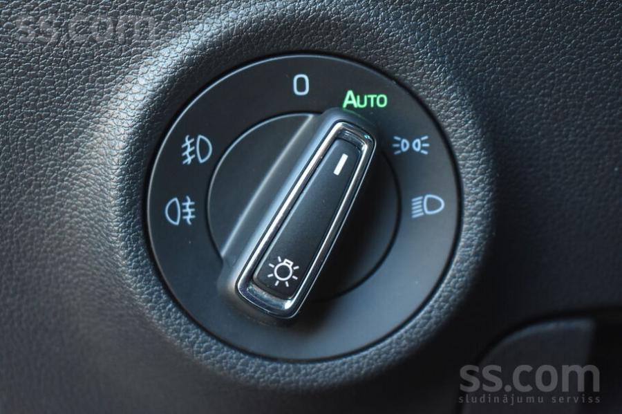 Grey Skoda Karoq 2019 in Talsi, with an engine capacity of 2.00 L and mileage of 83 thousand km for 17500 €, photo 15 on AUTOMOTO.COM.LV