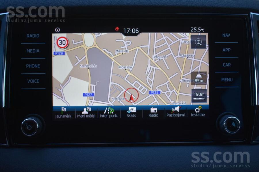 Grey Skoda Karoq 2019 in Talsi, with an engine capacity of 2.00 L and mileage of 83 thousand km for 17500 €, photo 19 on AUTOMOTO.COM.LV