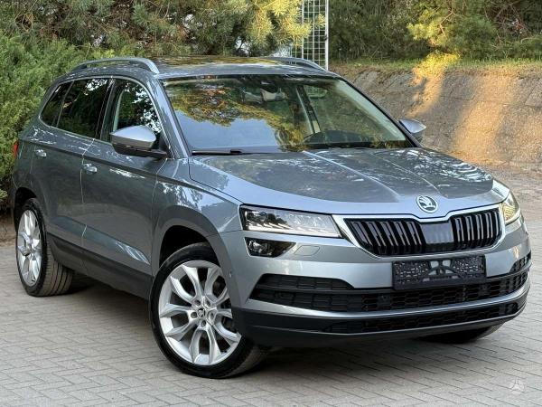 Grey Skoda Karoq 2019 in Prienai, with an engine capacity of 1.97 L and mileage of 146 thousand km for 16950 €, photo 5 on AUTOMOTO.COM.LV