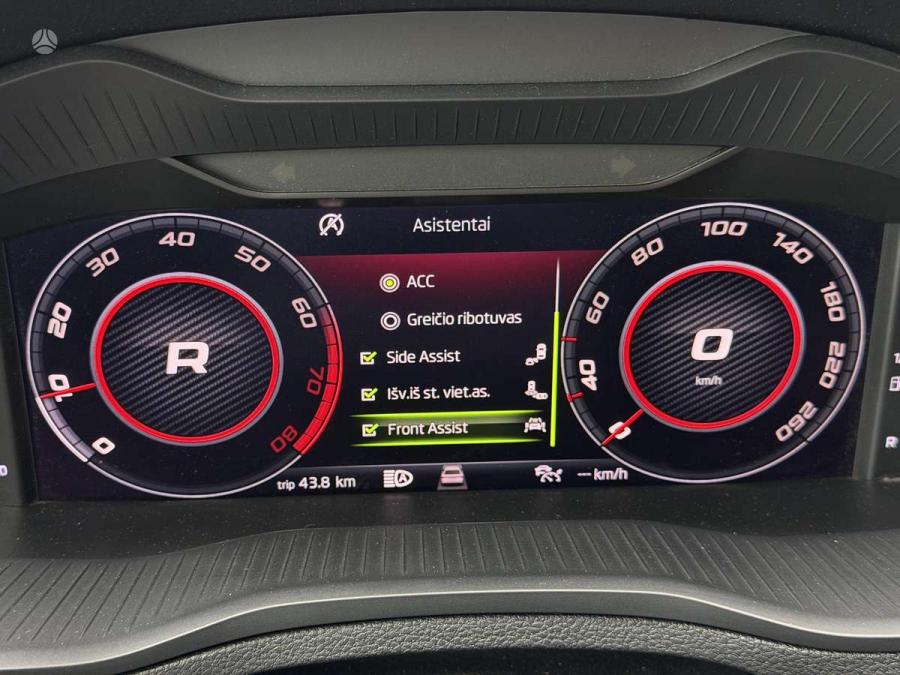 Pelēks Skoda Karoq 2019 Viļņa, ar dzinēja tilpumu 1.50 L un nobraukumu 196 tūkst. km par 16999 €, foto 3 vietnē AUTOMOTO.COM.LV