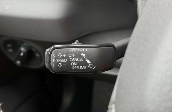 Pelēks Skoda Karoq 2019 Viļņa, ar dzinēja tilpumu 1.50 L un nobraukumu 196 tūkst. km par 16999 €, foto 5 vietnē AUTOMOTO.COM.LV