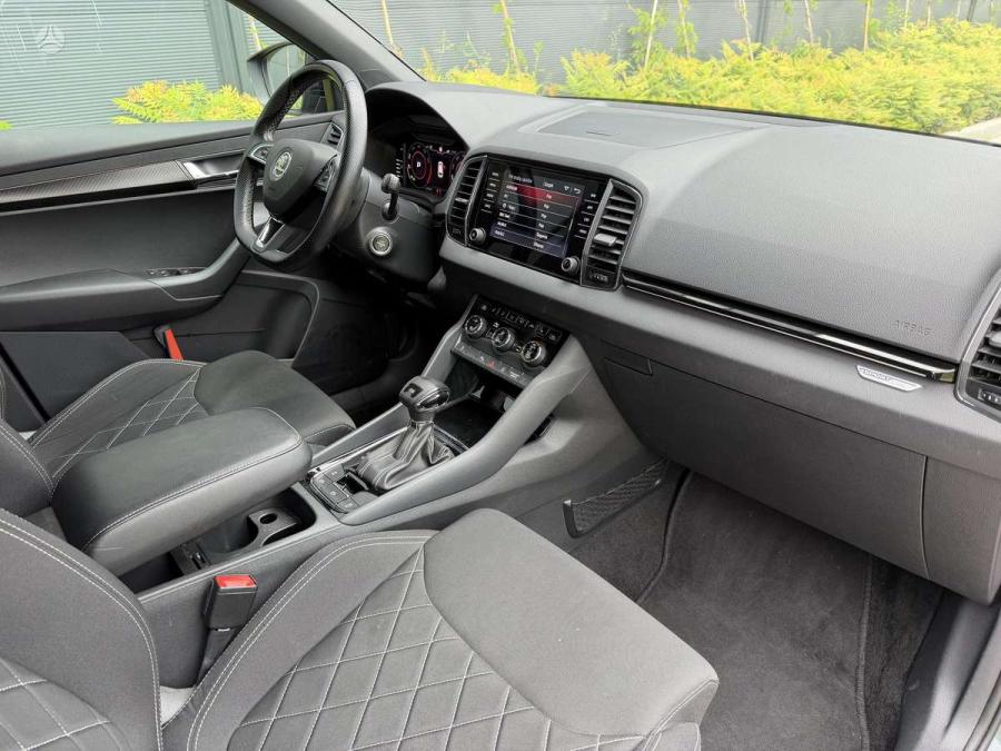 Pelēks Skoda Karoq 2019 Viļņa, ar dzinēja tilpumu 1.50 L un nobraukumu 196 tūkst. km par 16999 €, foto 18 vietnē AUTOMOTO.COM.LV