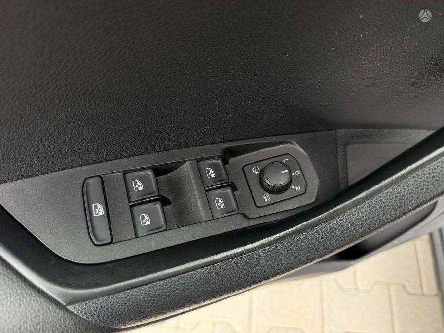 Pelēks Skoda Karoq 2019 Viļņa, ar dzinēja tilpumu 1.50 L un nobraukumu 196 tūkst. km par 16999 €, foto 26 vietnē AUTOMOTO.COM.LV