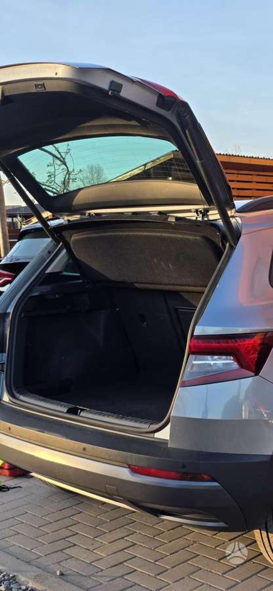 Pelēks Skoda Karoq 2019 Kauņa, ar dzinēja tilpumu 1.60 L un nobraukumu 300 tūkst. km par 10500 €, foto 8 vietnē AUTOMOTO.COM.LV