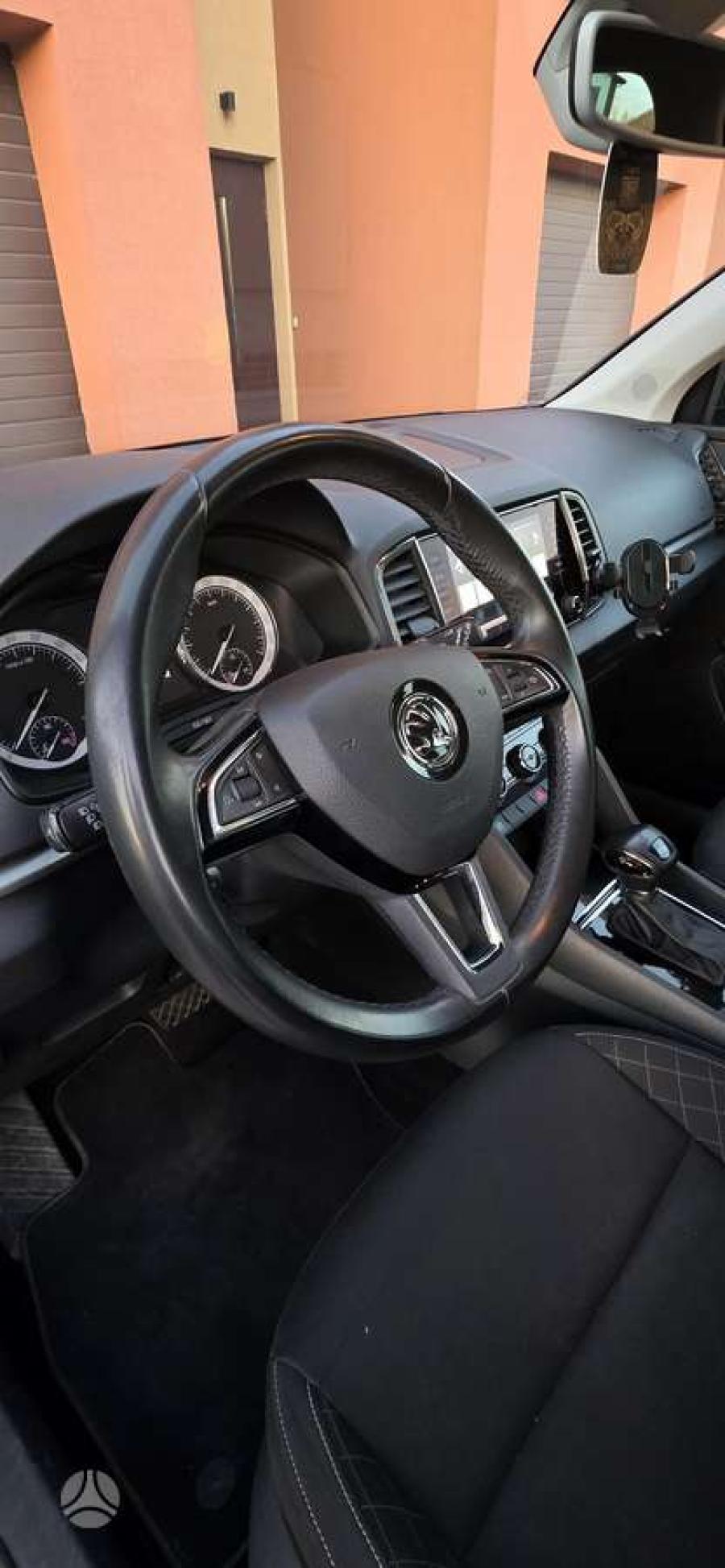 Pelēks Skoda Karoq 2019 Kauņa, ar dzinēja tilpumu 1.60 L un nobraukumu 300 tūkst. km par 10500 €, foto 13 vietnē AUTOMOTO.COM.LV