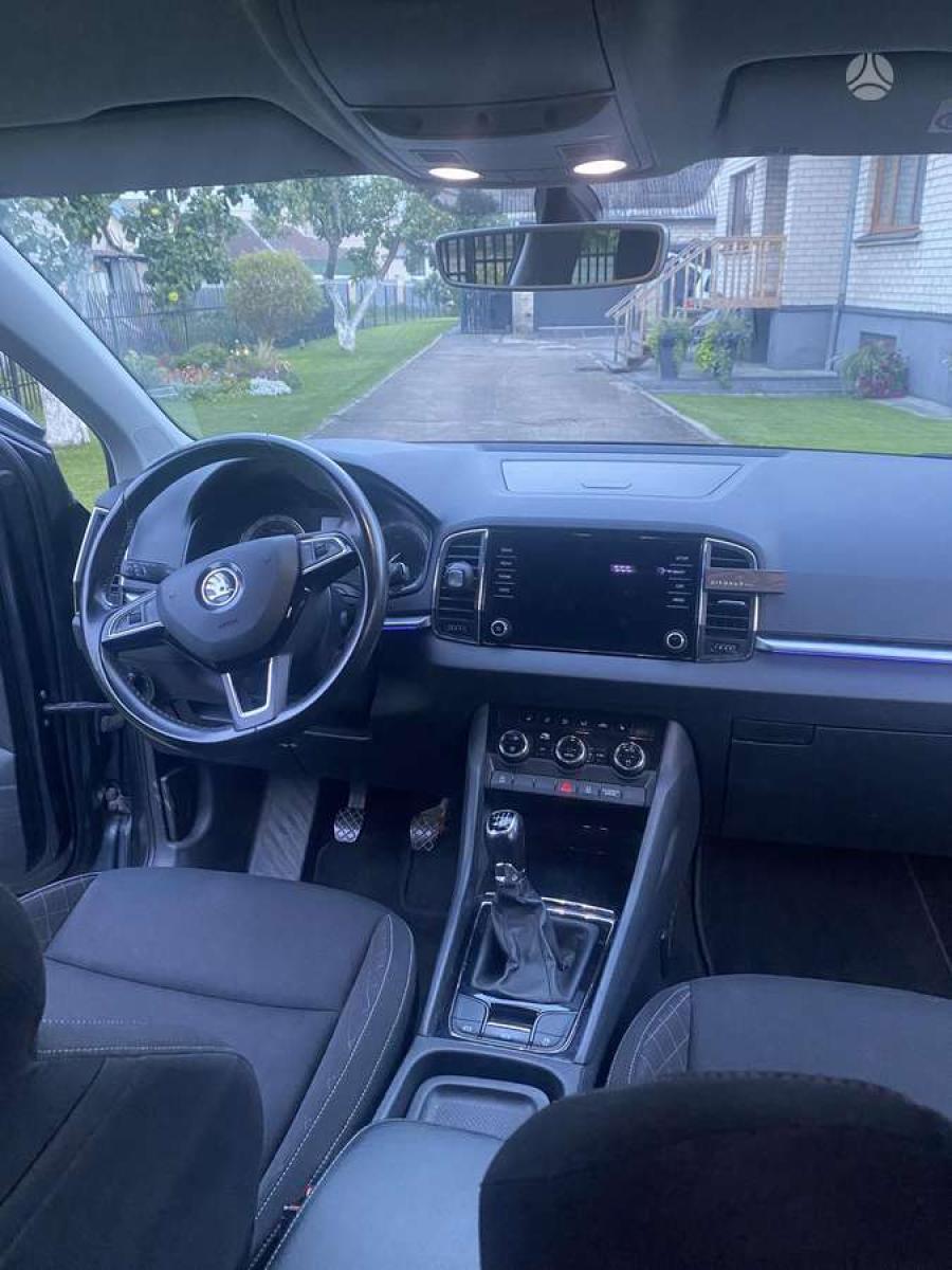 Grey Skoda Karoq 2019 in Vilnius, with an engine capacity of 1.60 L and mileage of 207 thousand km for 13200 €, photo 6 on AUTOMOTO.COM.LV