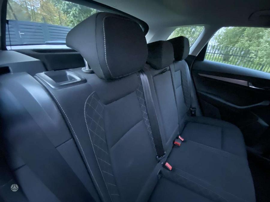 Grey Skoda Karoq 2019 in Vilnius, with an engine capacity of 1.60 L and mileage of 207 thousand km for 13200 €, photo 9 on AUTOMOTO.COM.LV