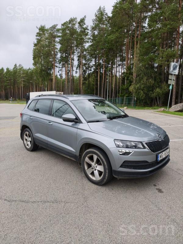 Skoda Karoq 2019 in Limbazi on AUTOMOTO.COM.LV Grey Skoda Karoq 2019 in Limbazi, with an engine capacity of 1.60 L and mileage of 160 thousand km for 13000 €, photo 1 on AUTOMOTO.COM.LV