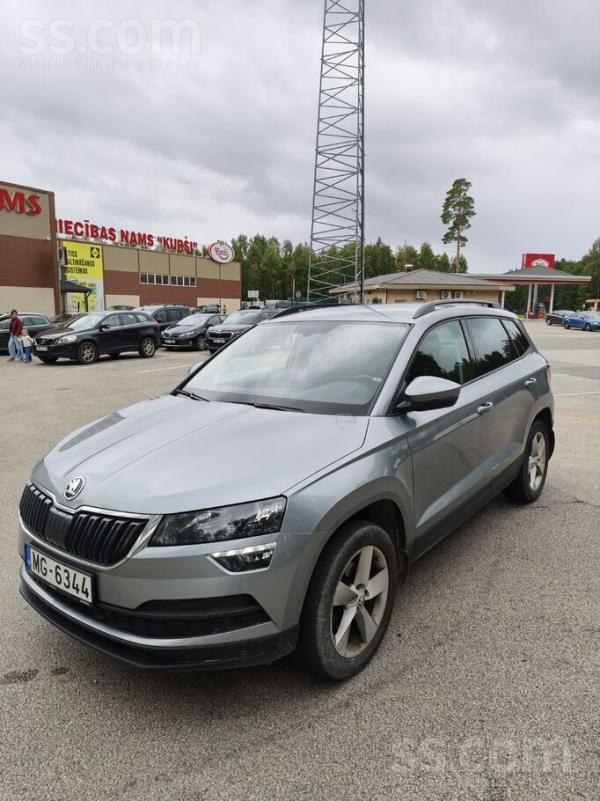 Skoda Karoq 2019 in Limbazi on AUTOMOTO.COM.LV Grey Skoda Karoq 2019 in Limbazi, with an engine capacity of 1.60 L and mileage of 160 thousand km for 13000 €, photo 3 on AUTOMOTO.COM.LV