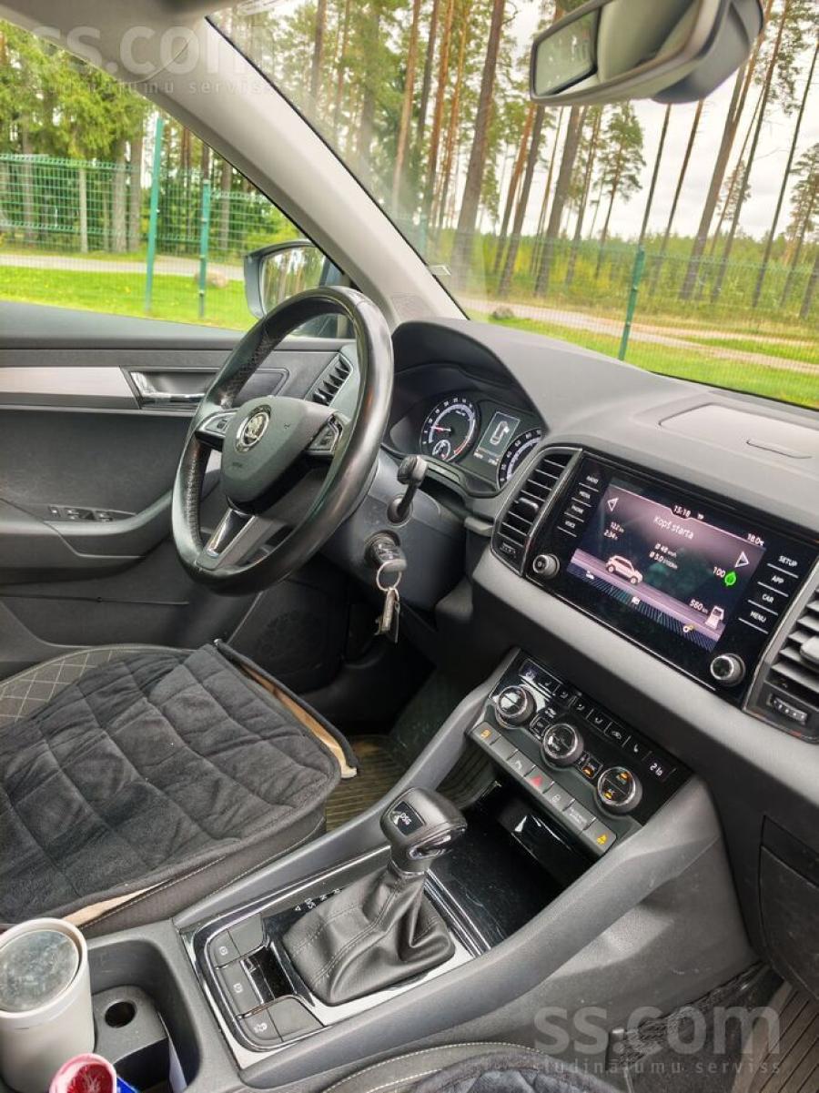 Grey Skoda Karoq 2019 in Limbazi, with an engine capacity of 1.60 L and mileage of 160 thousand km for 13000 €, photo 6 on AUTOMOTO.COM.LV