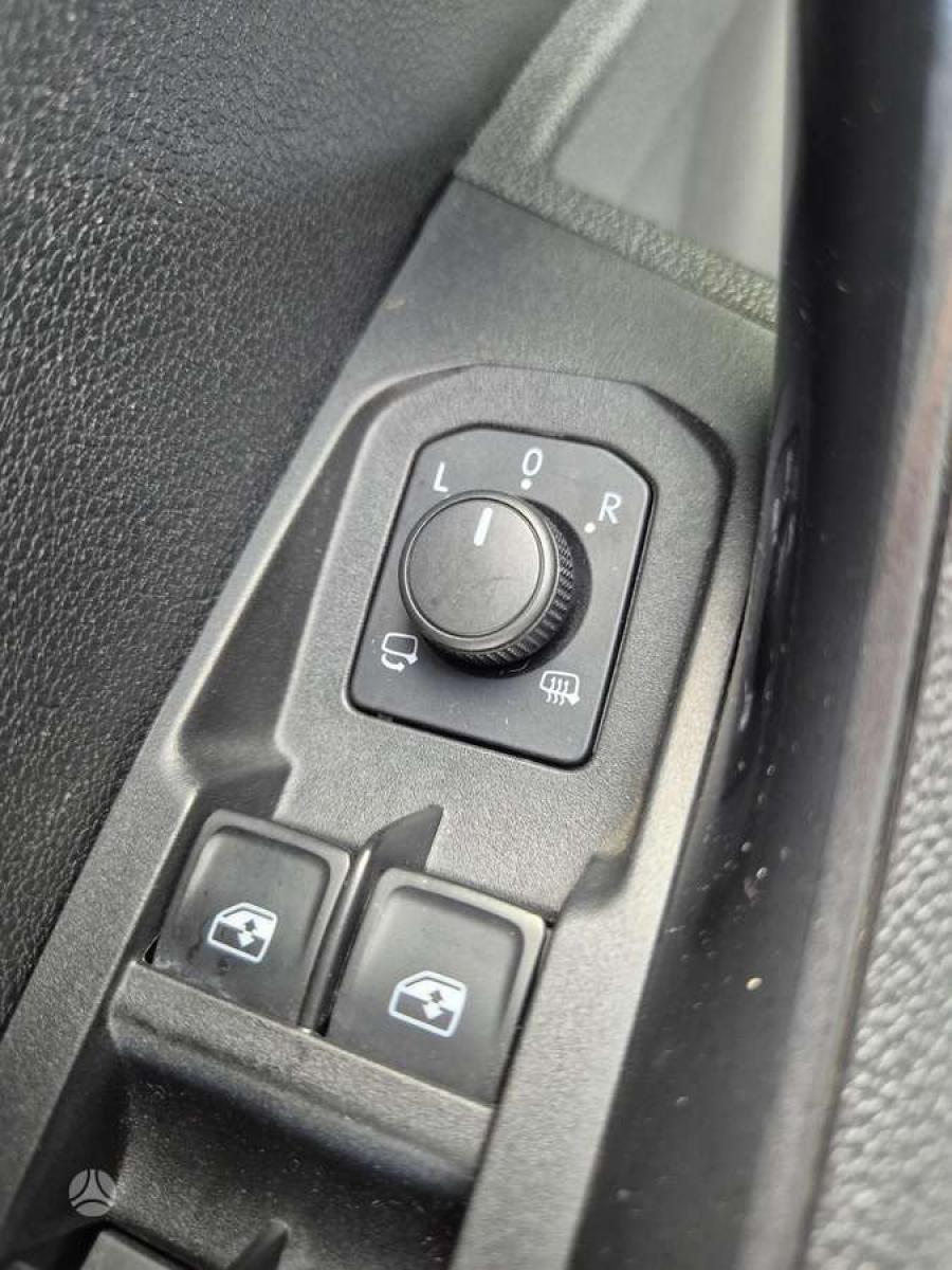 Pelēks Skoda Karoq 2019 Utena, ar dzinēja tilpumu 1.50 L un nobraukumu 176 tūkst. km par 13990 €, foto 31 vietnē AUTOMOTO.COM.LV