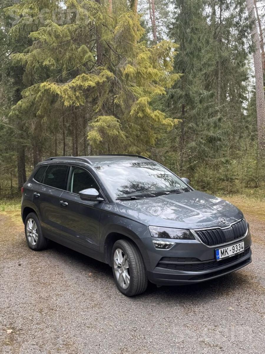 Grey Skoda Karoq 2020 in Valmiera, with an engine capacity of 2.00 L and mileage of 149 thousand km for 20900 €, photo 2 on AUTOMOTO.COM.LV