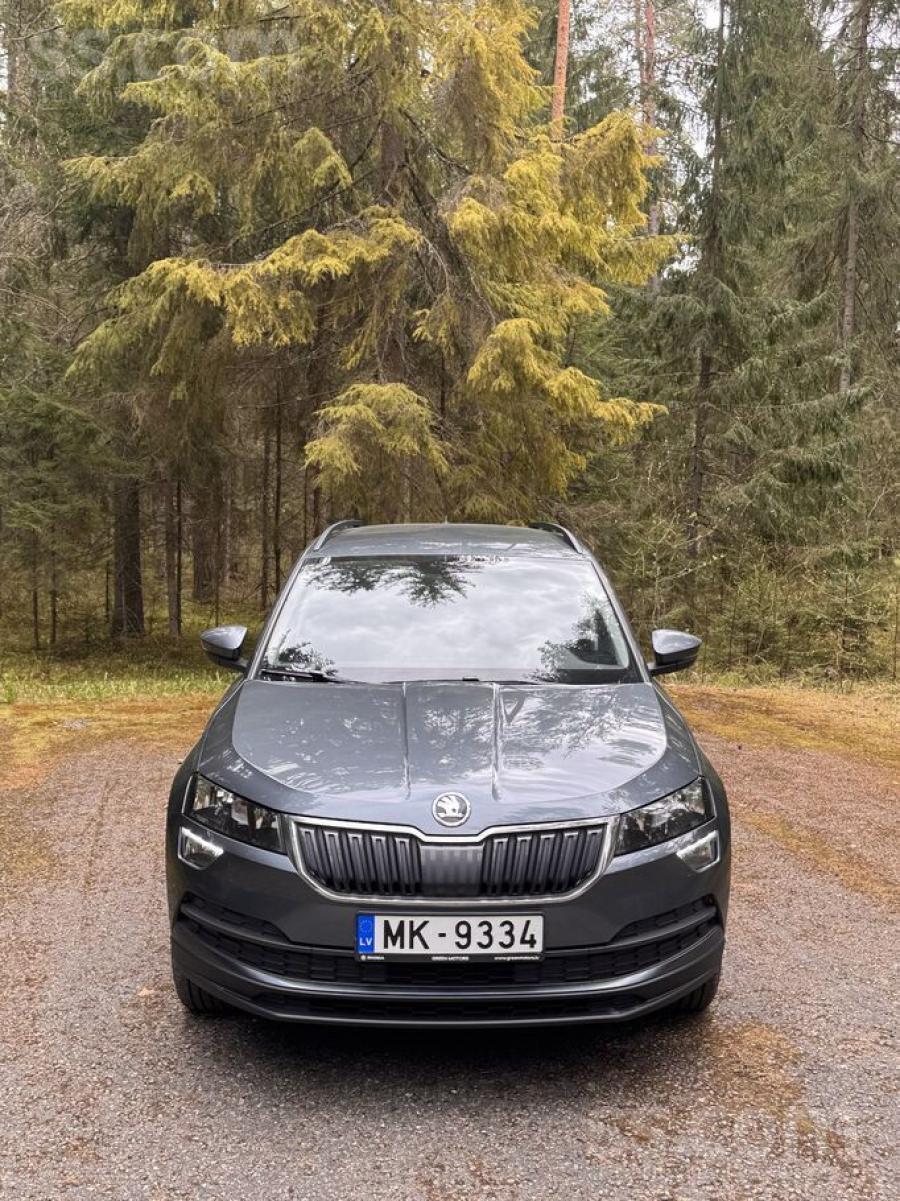 Grey Skoda Karoq 2020 in Valmiera, with an engine capacity of 2.00 L and mileage of 149 thousand km for 20900 €, photo 3 on AUTOMOTO.COM.LV