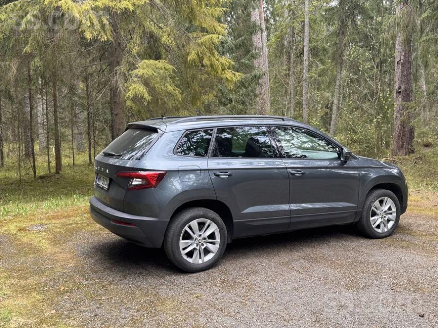 Grey Skoda Karoq 2020 in Valmiera, with an engine capacity of 2.00 L and mileage of 149 thousand km for 20900 €, photo 9 on AUTOMOTO.COM.LV