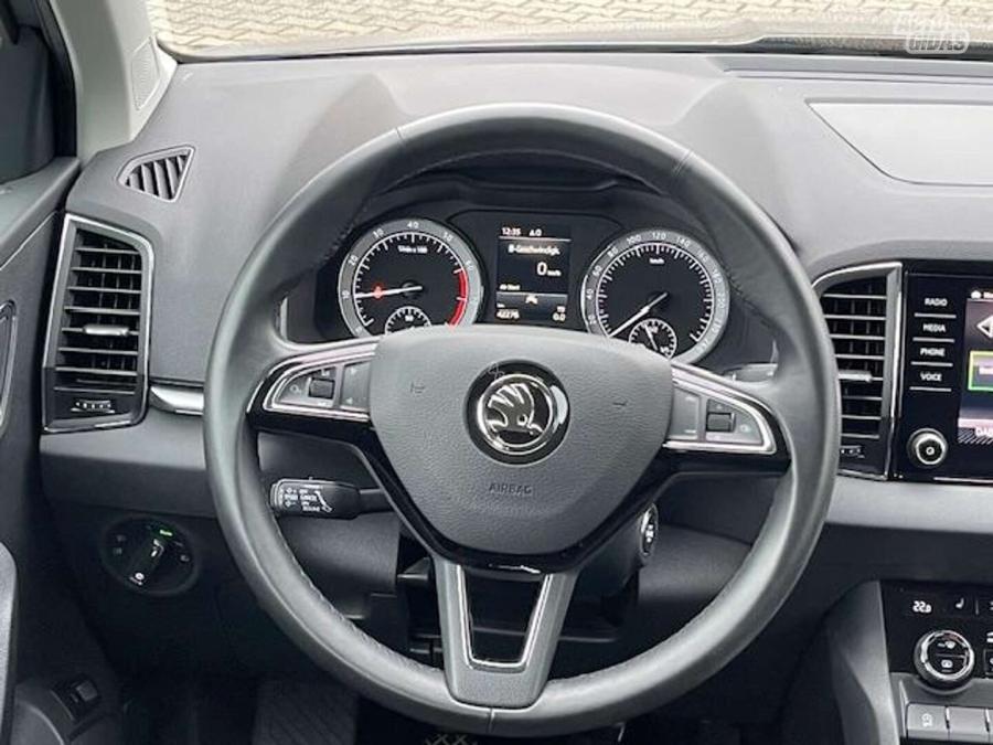 Grey Skoda Karoq 2020 in Kaunas, with an engine capacity of 1.50 L and mileage of 43 thousand km for 24439 €, photo 29 on AUTOMOTO.COM.LV