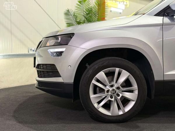 Grey Skoda Karoq 2020 in Kaunas, with an engine capacity of 1.50 L and mileage of 87 thousand km for 24715 €, photo 2 on AUTOMOTO.COM.LV