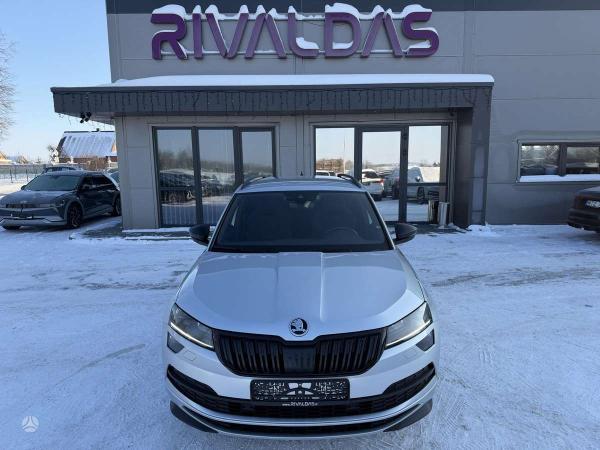 Grey Skoda Karoq 2020 in Siauliai, with an engine capacity of 1.50 L and mileage of 179 thousand km for 18599 €, photo 1 on AUTOMOTO.COM.LV